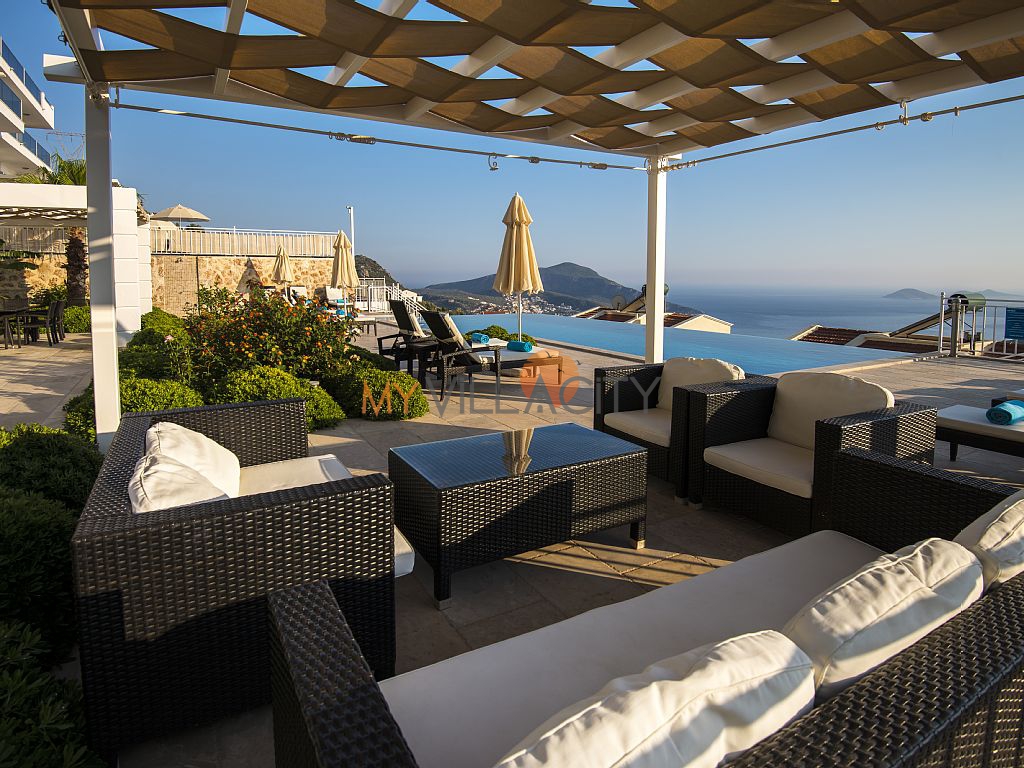 Villa Falcon Lodge, MyVillaCity.com